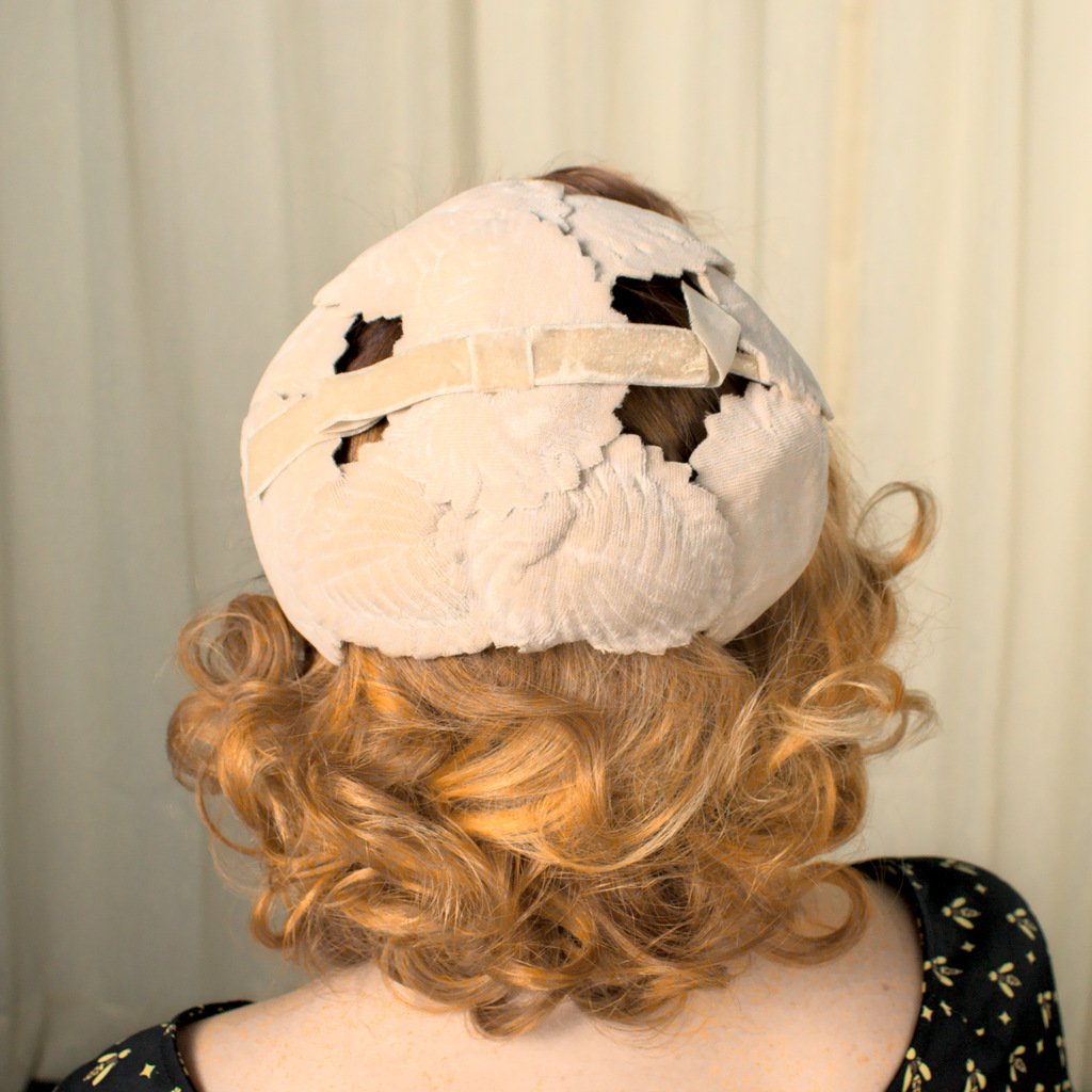 Vintage 1950s Velvet Leaf Crescent Hat – Cats Like Us
