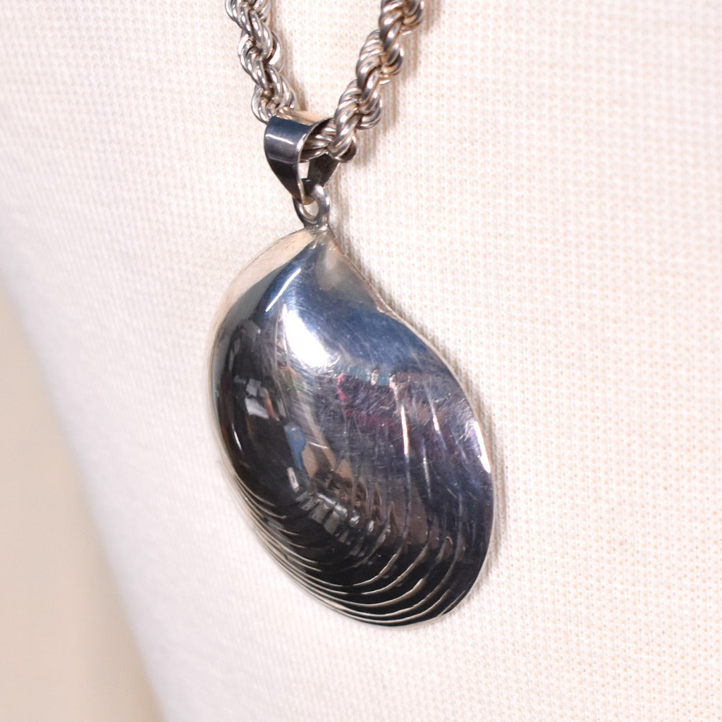 Sterling Silver Shell Pendant Necklace & Chain – Cats Like Us