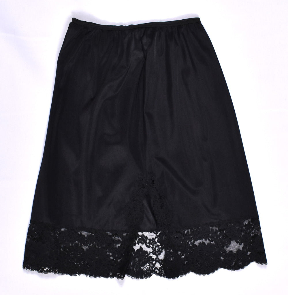 1960s Wide Lace Hem Back Slit Black Half Slip – Cats Like Us