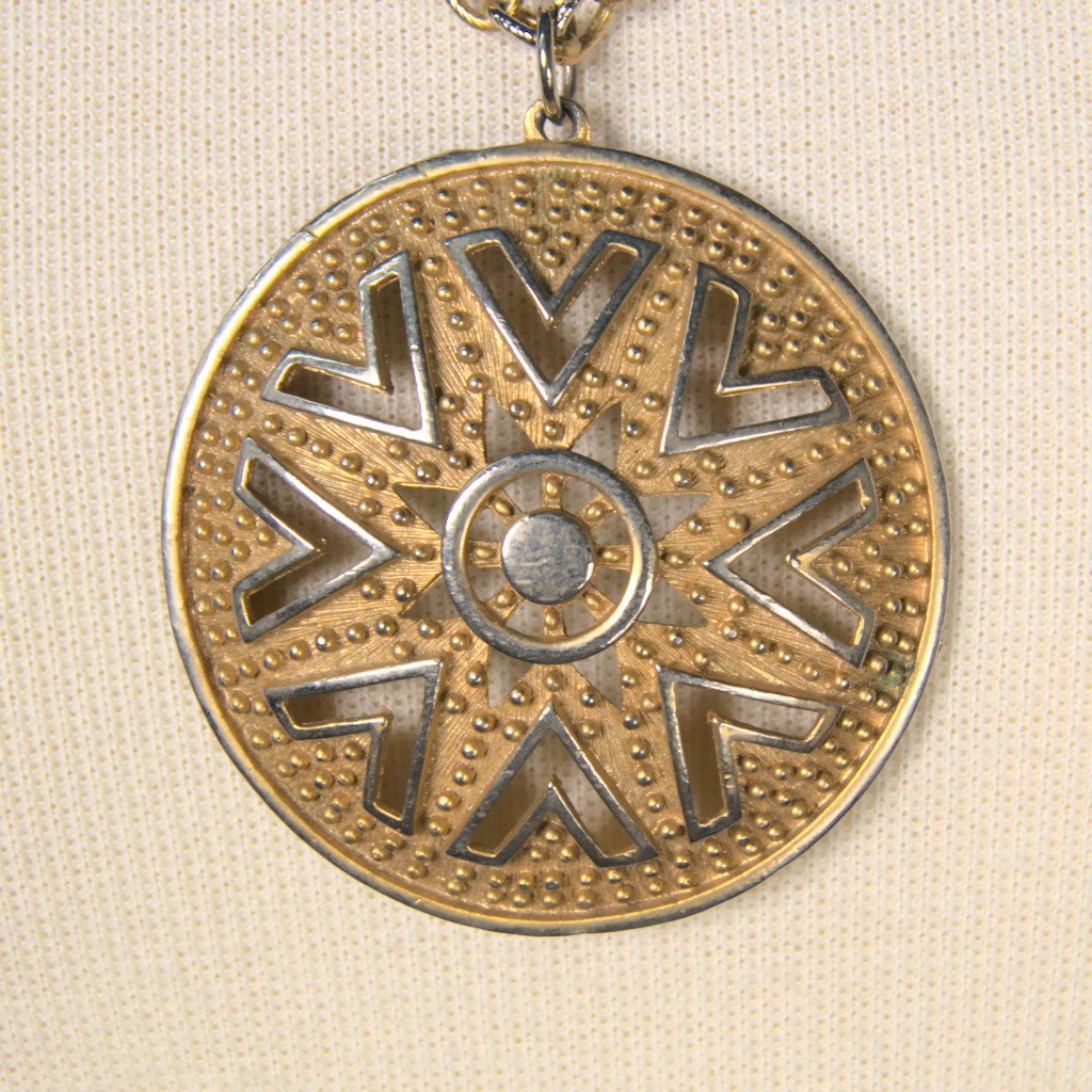 Vintage Gold Medallion Necklace – Cats Like Us